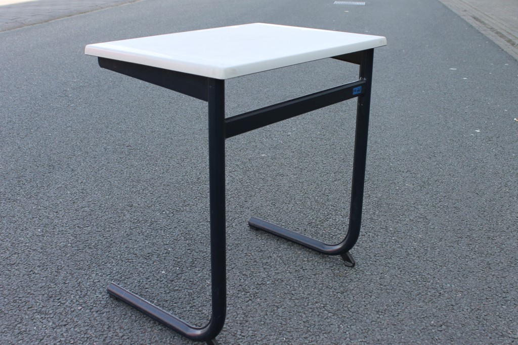 Schoolbankje – GEBRUIKTE GOEDEREN